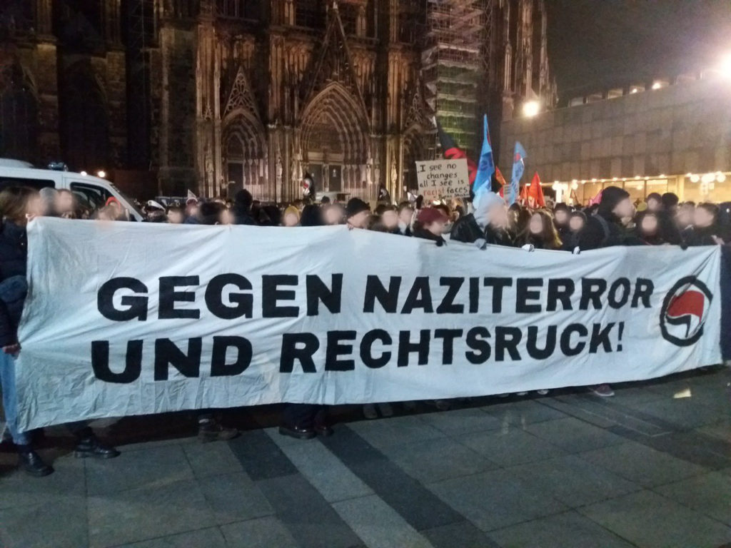 Über 4000 Menschen demonstrieren in Köln gegen rechten Terror | Köln ...